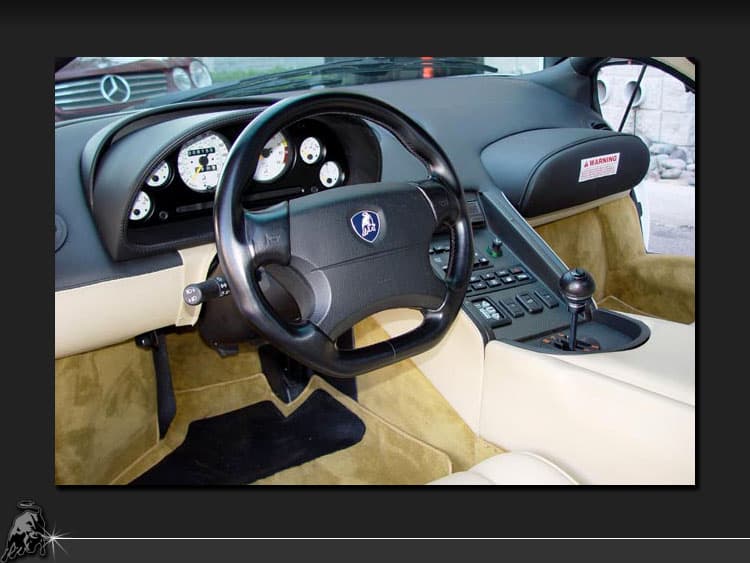 High-Resolution Lamborghini Diablo VS Photos