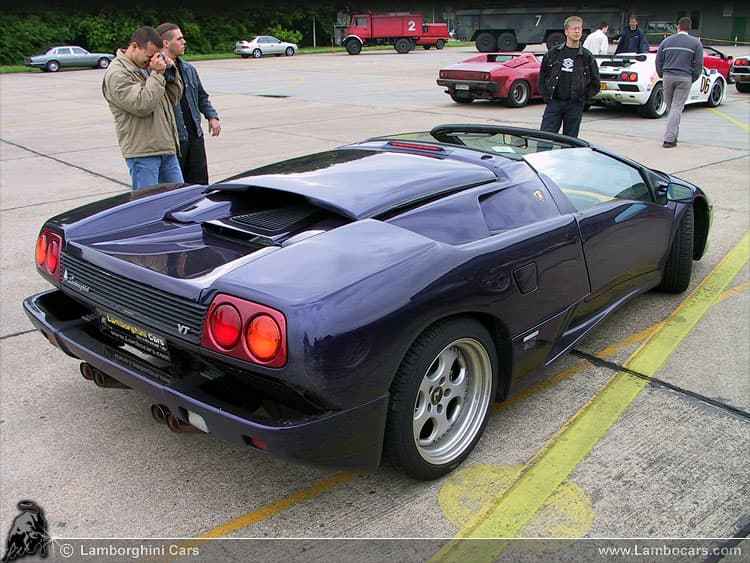High-Resolution Lamborghini Diablo VT Roadster Photos