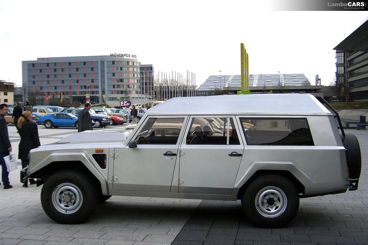 High-Resolution Lamborghini LM002 Estate Photos