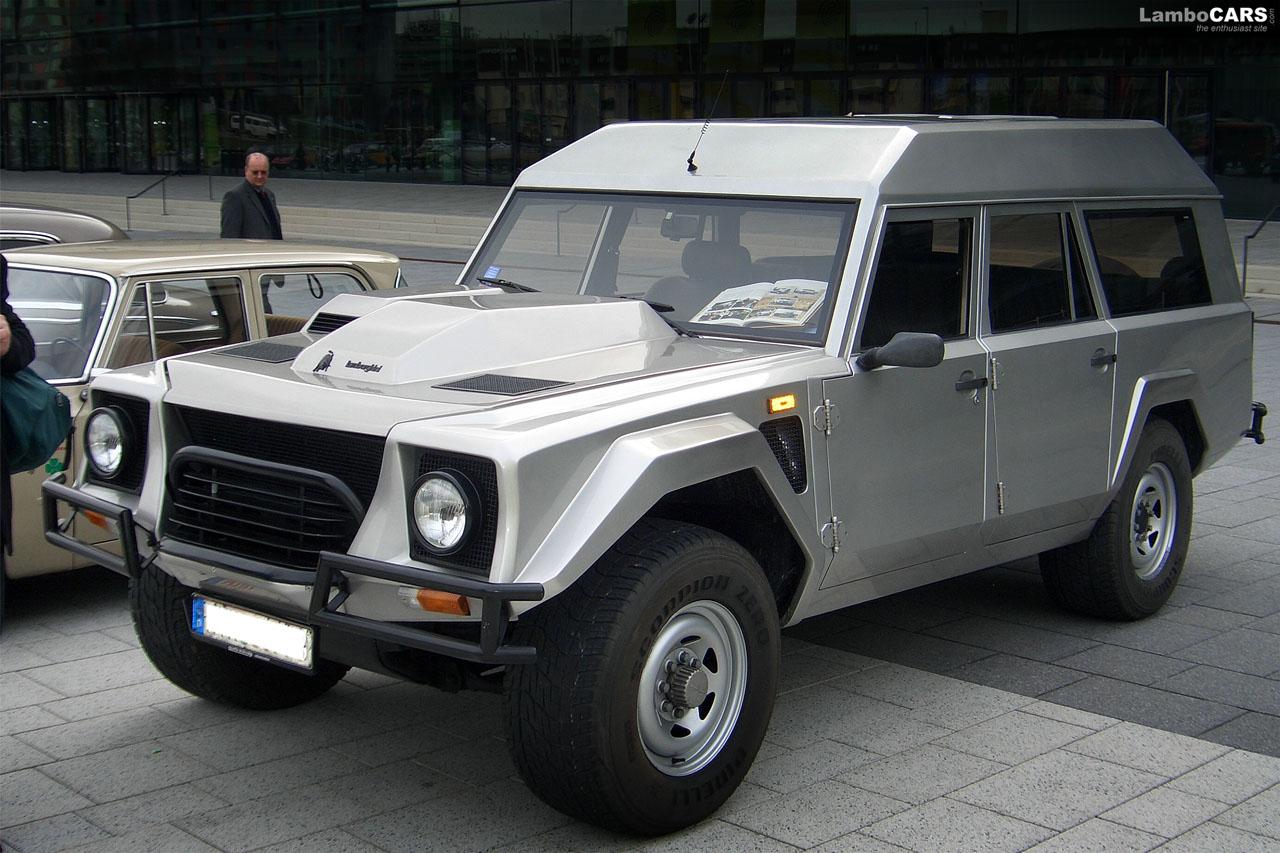 High-Resolution Lamborghini LM002 Estate Photos