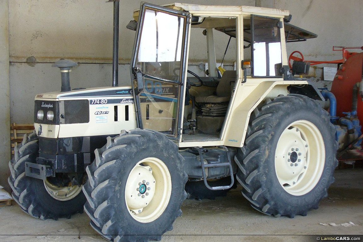 High-Resolution Lamborghini Tractors Photos