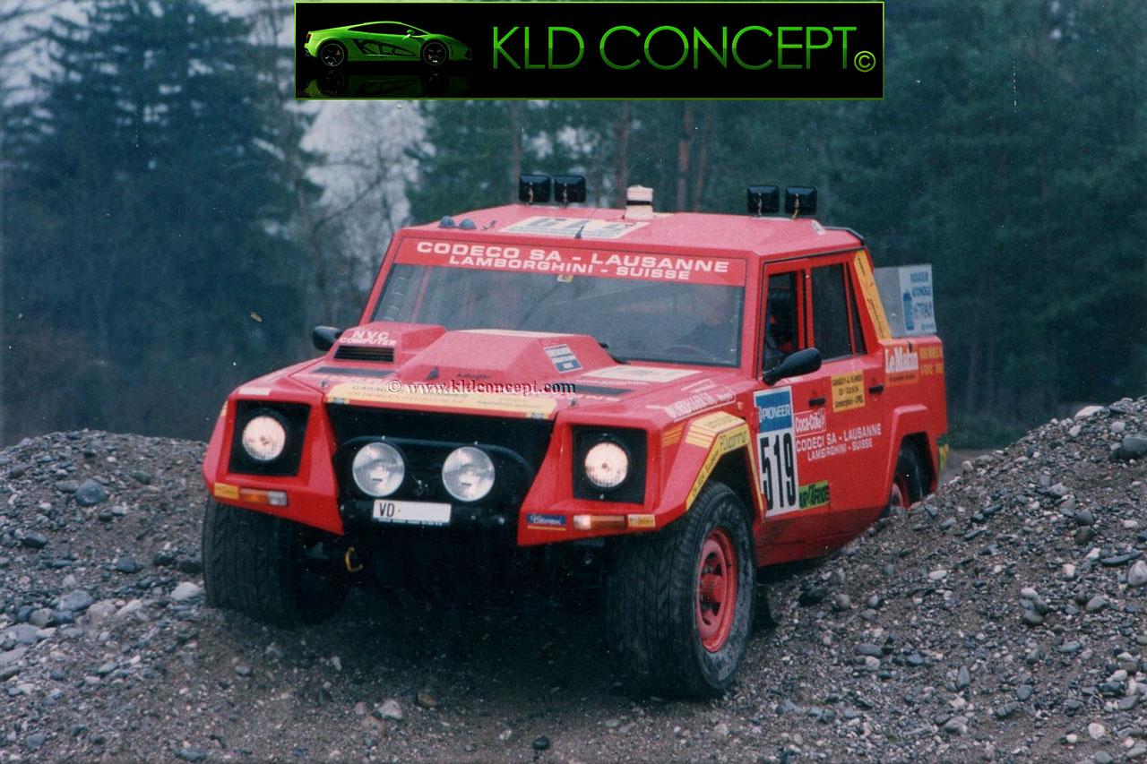 High-Resolution Lamborghini LM002 Paris Dakar Photos