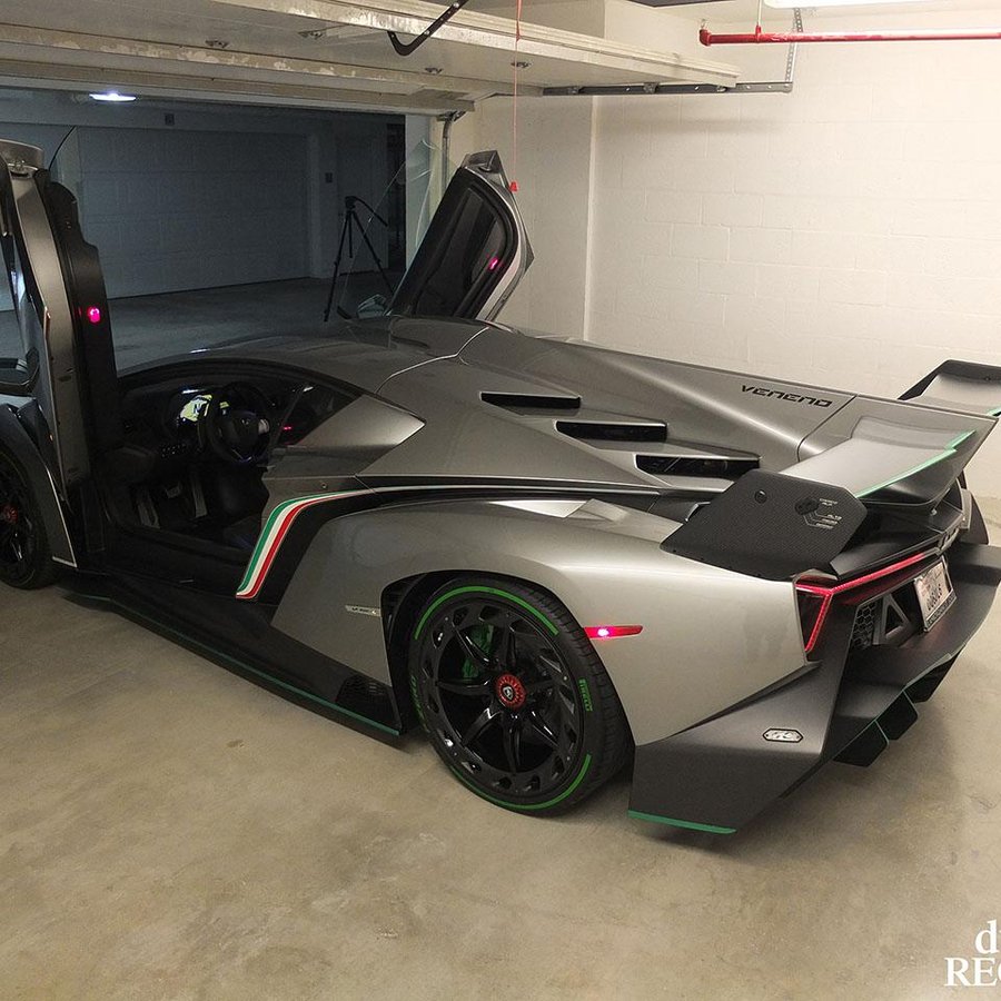 High-Resolution Lamborghini Veneno Photos