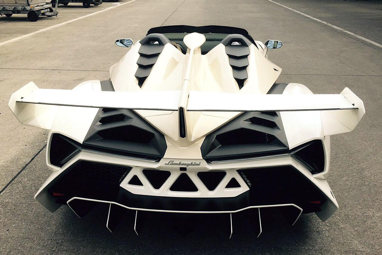 High-Resolution Lamborghini Veneno Roadster Photos