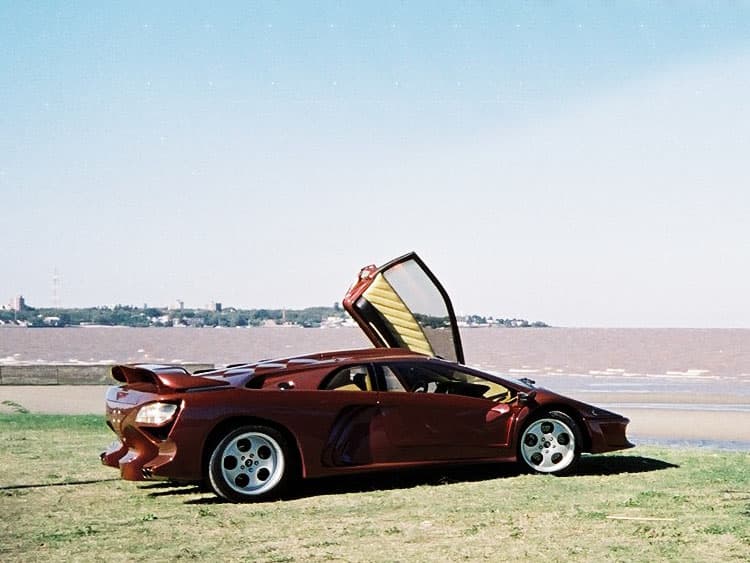 High-Resolution Lamborghini Diablo Coatl Photos