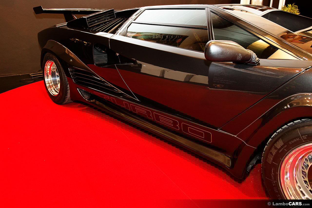 High-Resolution Lamborghini Countach Turbo S Photos