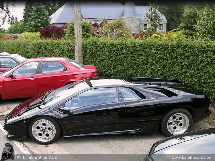 High-Resolution Lamborghini Diablo Photos