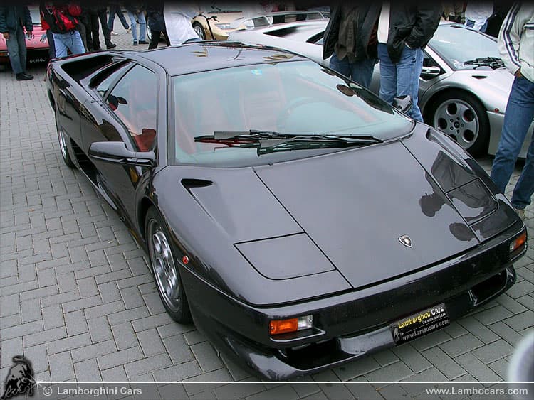 High-Resolution Lamborghini Diablo Photos