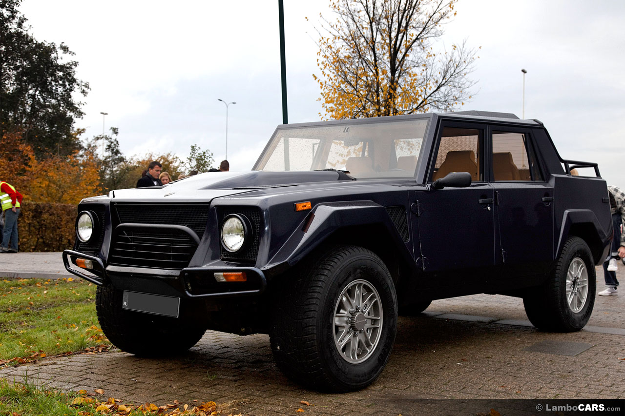 High-Resolution Lamborghini LM002 Photos