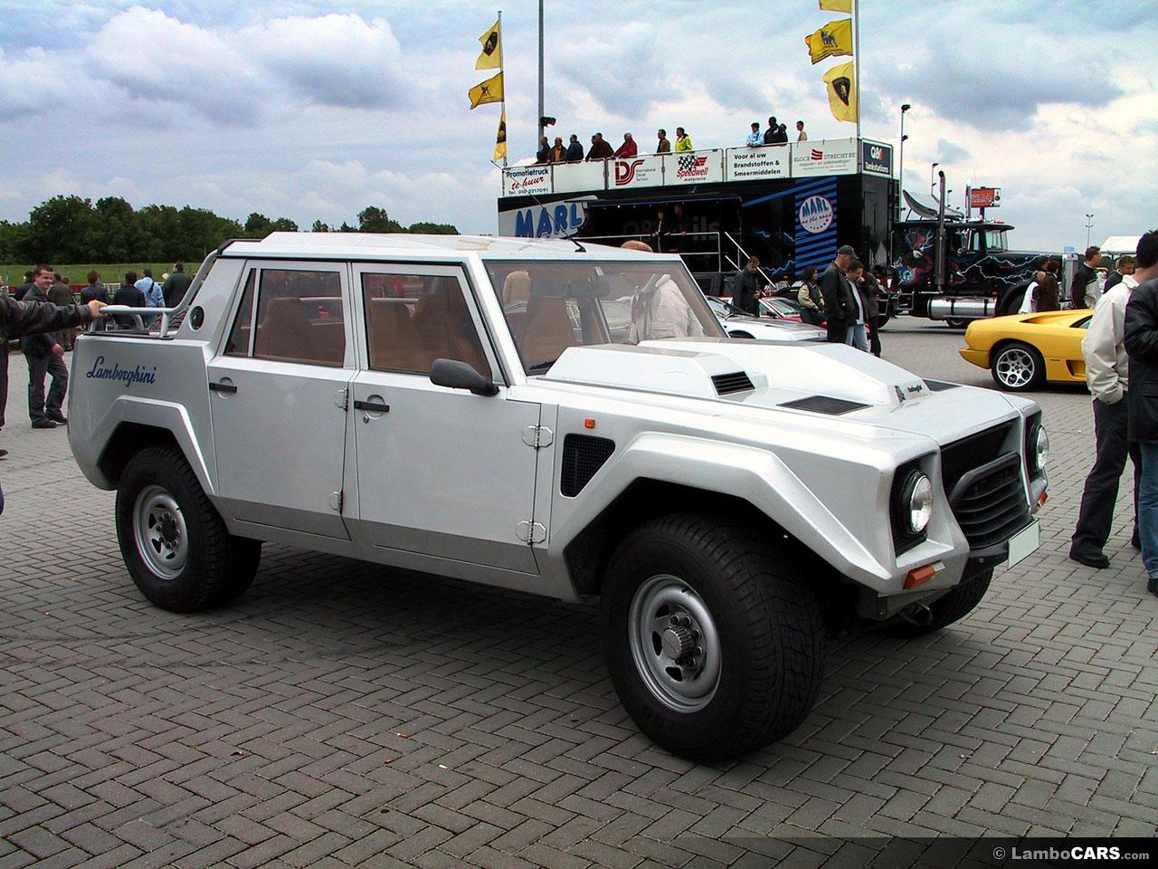 High-Resolution Lamborghini LM002 Photos