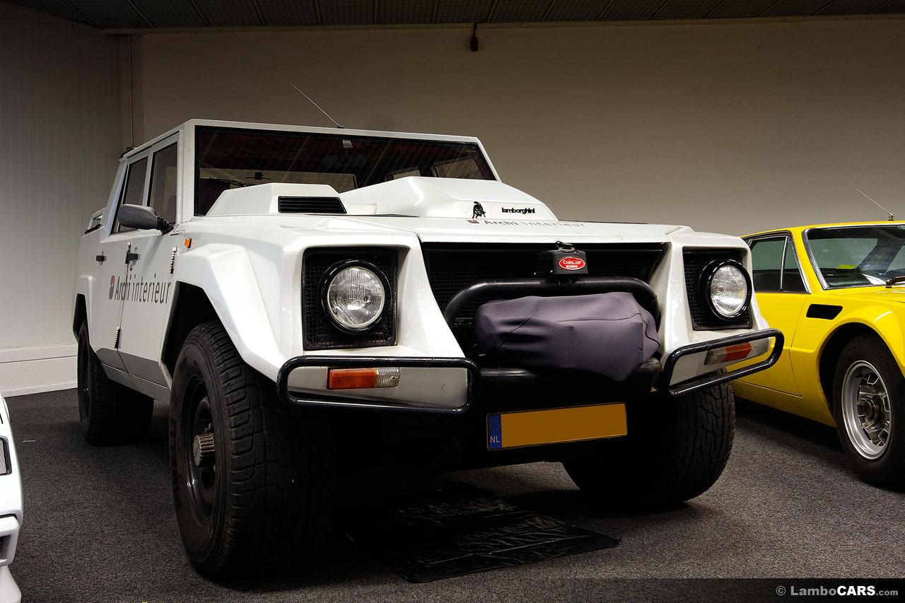 High-Resolution Lamborghini LM002 Photos