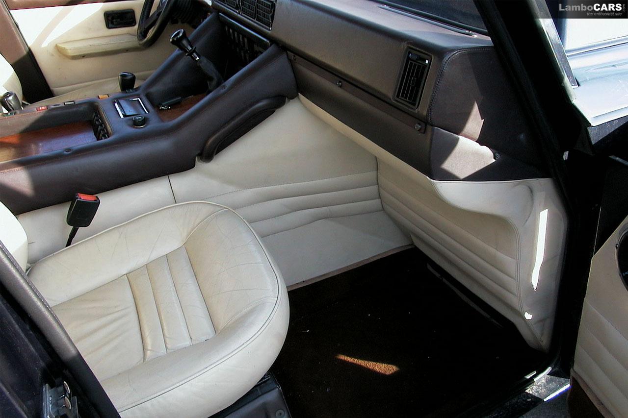 High-Resolution Lamborghini LM002 Photos