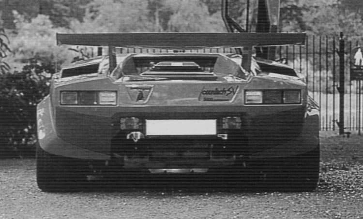 High-Resolution Lamborghini Countach SV 5200 QV Photos
