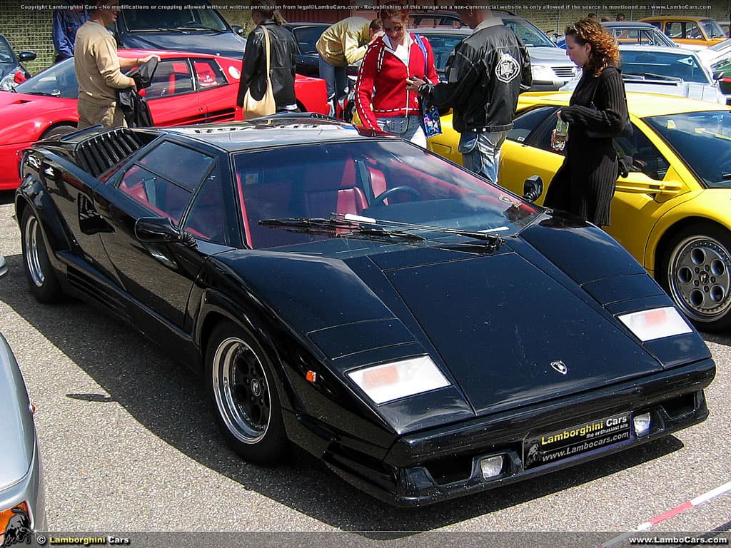 High-Resolution Lamborghini Countach Photos