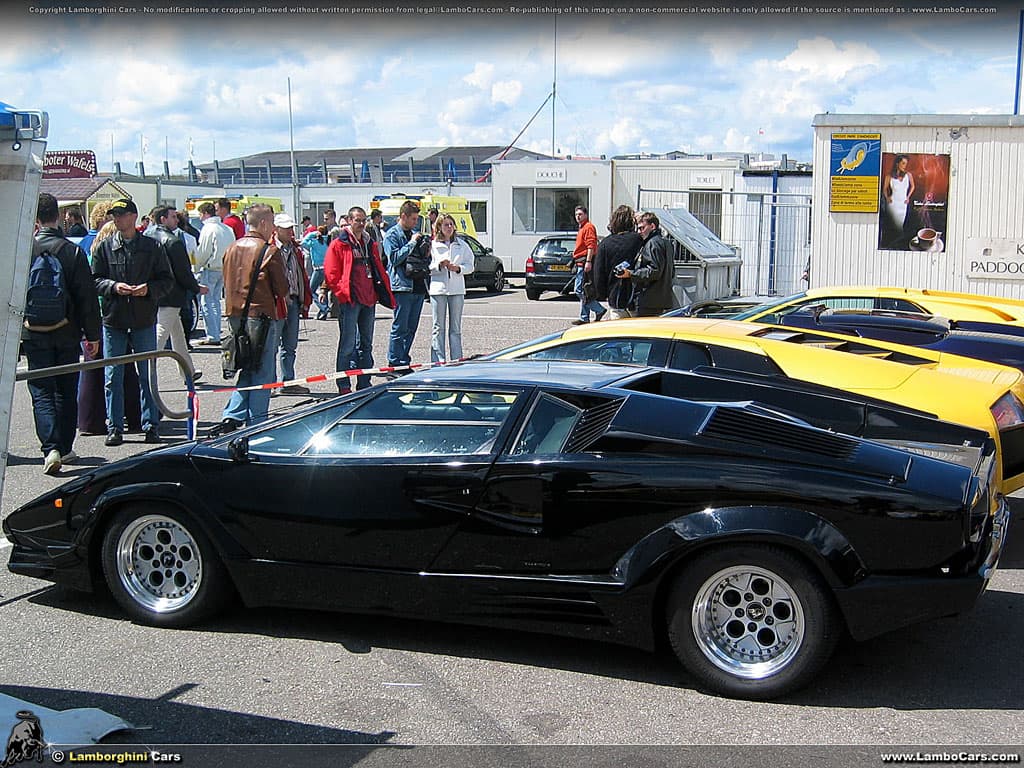 High-Resolution Lamborghini Countach Photos