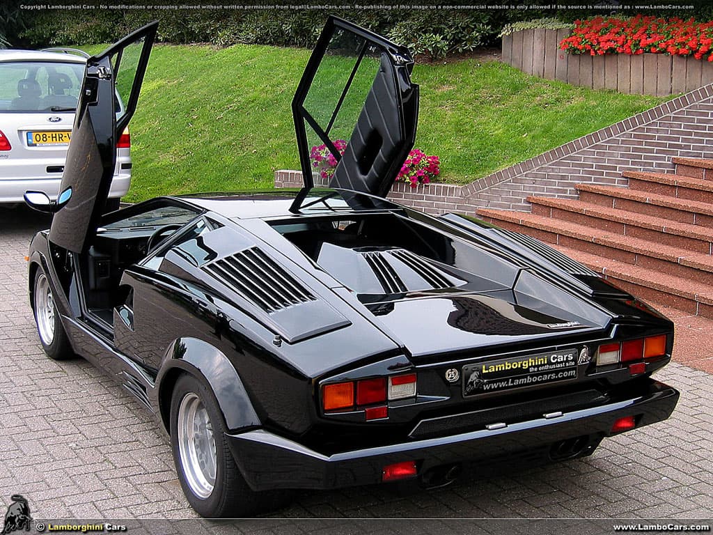 High-Resolution Lamborghini Countach Photos