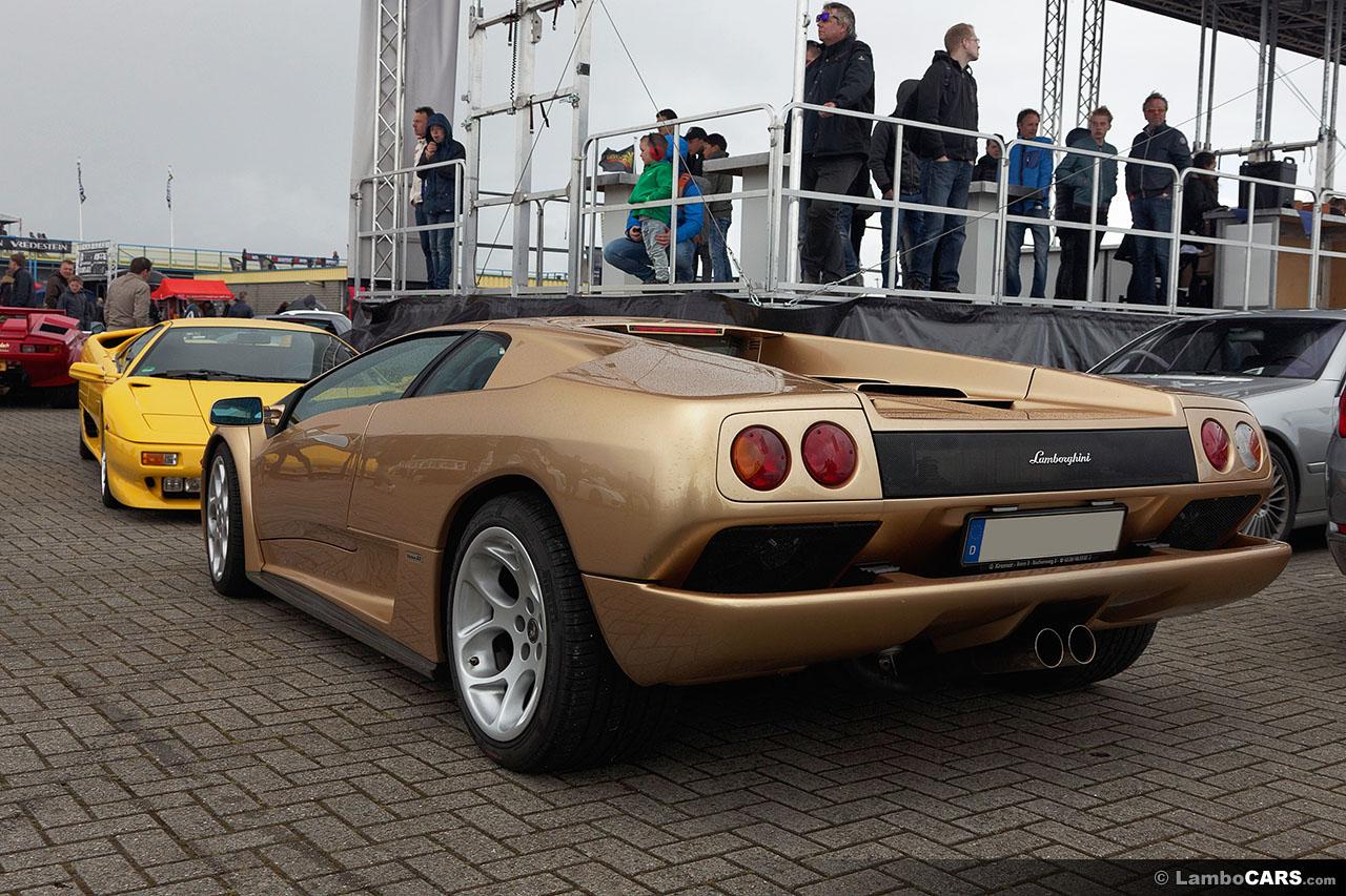 Lamborghini Diablo Guide & History | LamboCARS.com