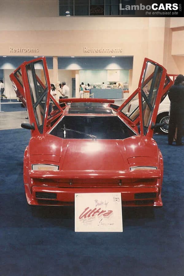 High-Resolution Lamborghini Countach Limousine Photos