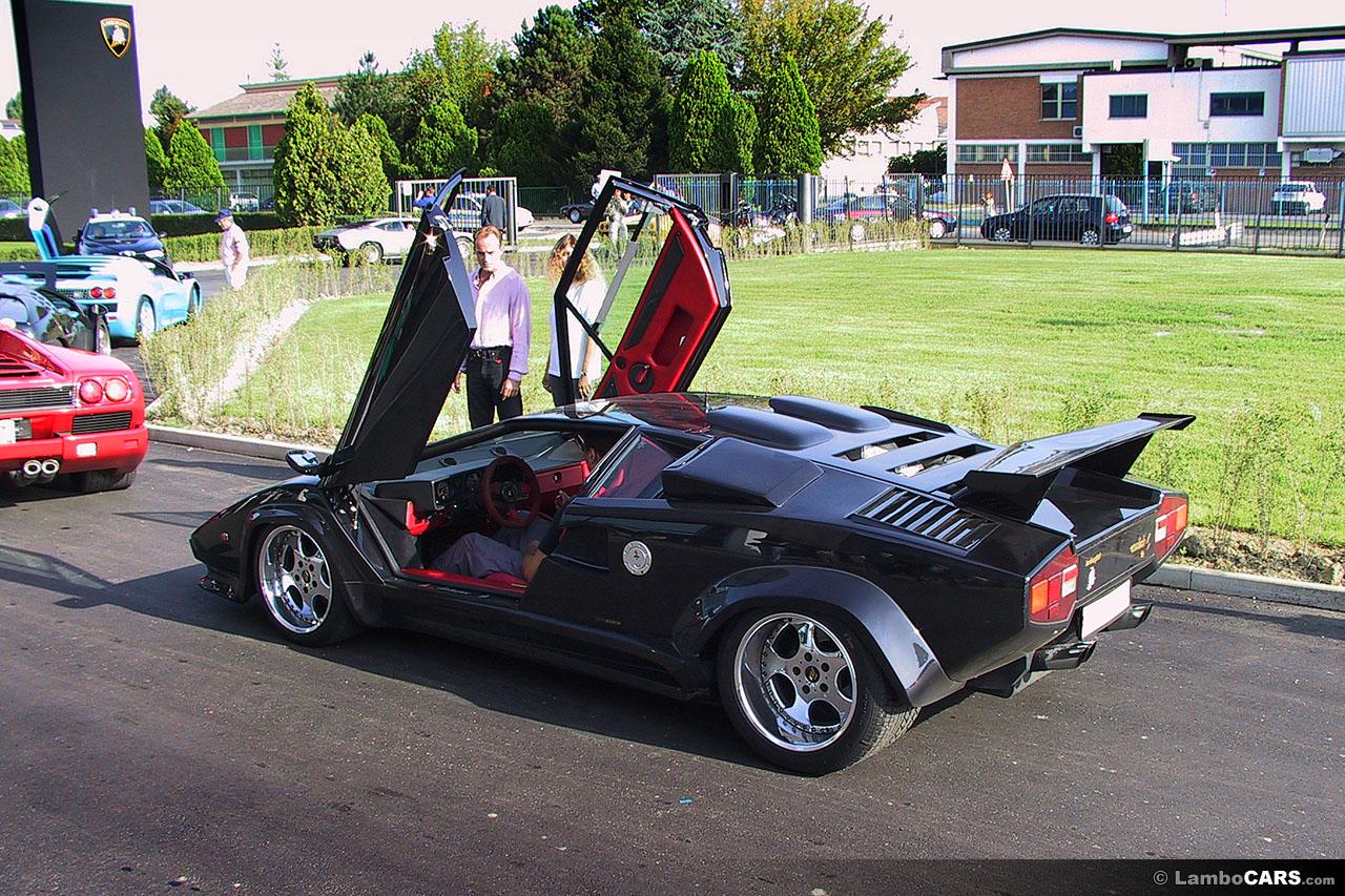 High-Resolution Lamborghini Countach LP400 S Photos
