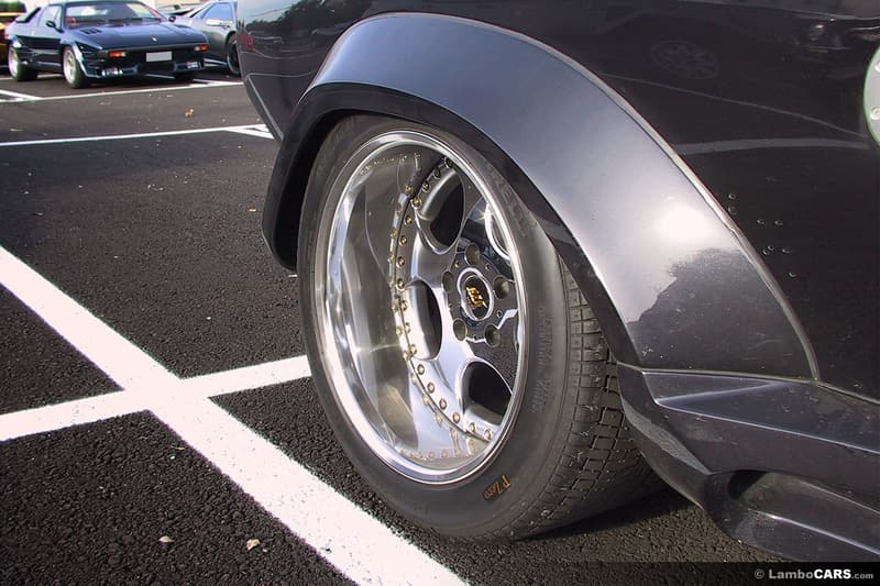 High-Resolution Lamborghini Countach LP400 S Photos