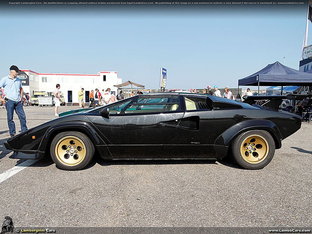 High-Resolution Lamborghini Countach LP500 S Photos