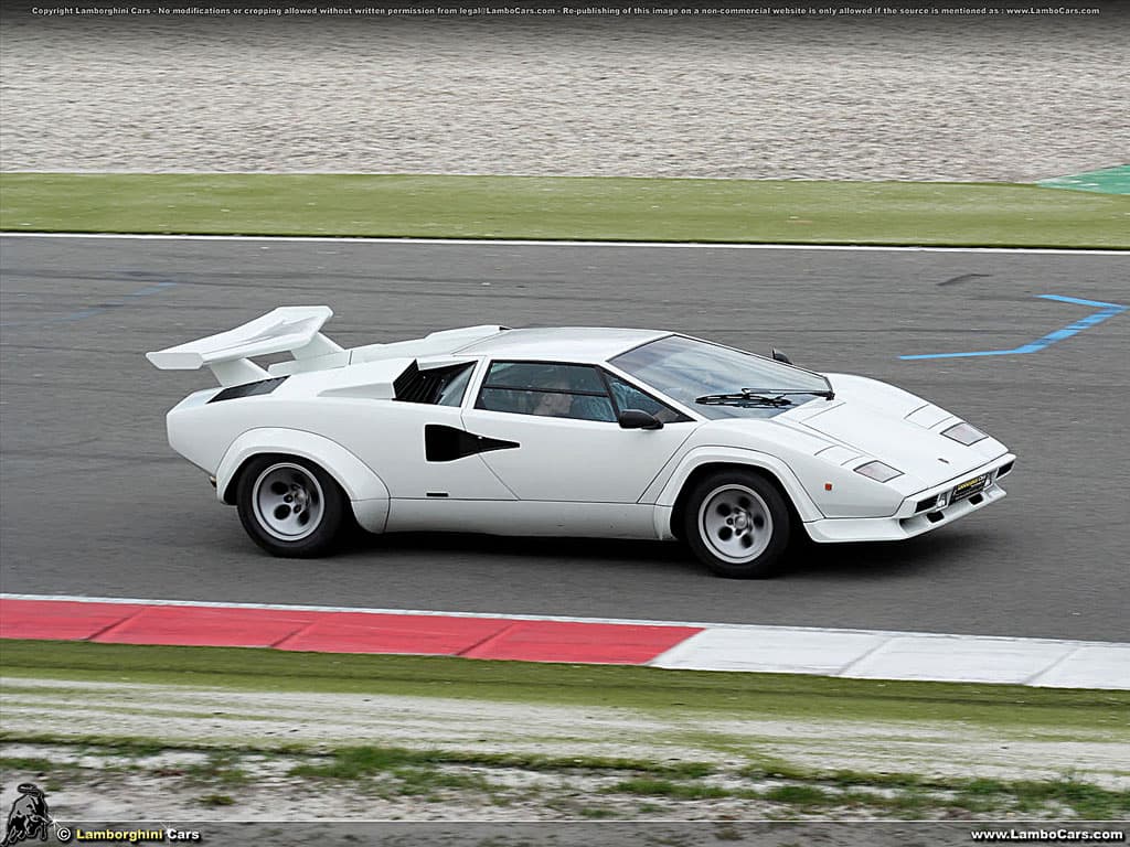 High-Resolution Lamborghini Countach LP500 S Photos