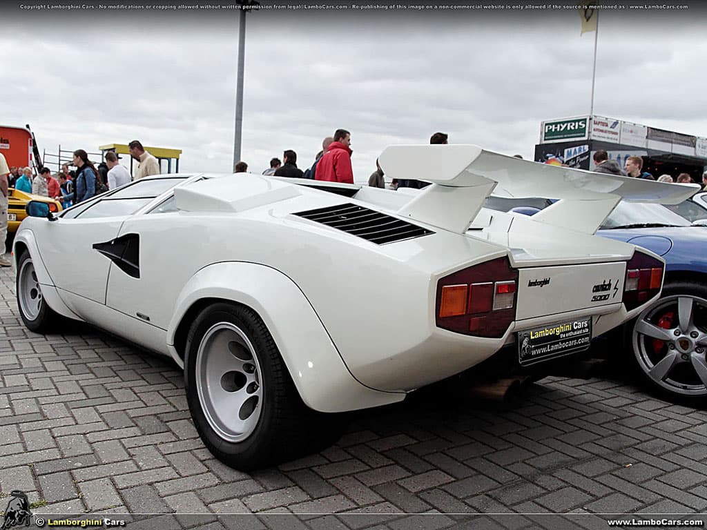 High-Resolution Lamborghini Countach LP500 S Photos