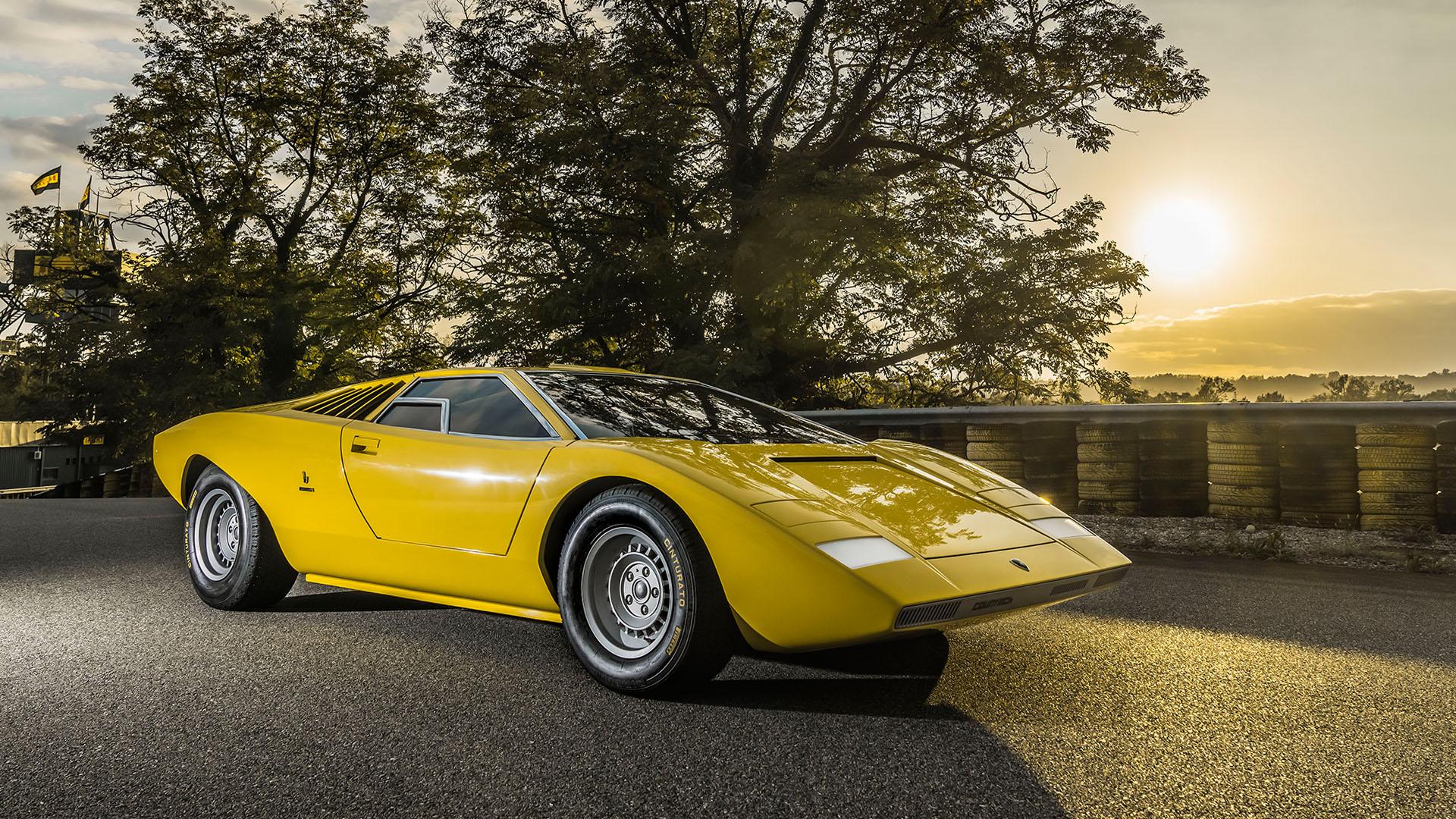 VIDEO: Ferrari Testarossa vs Lamborghini Countach (The Grand Tour ...