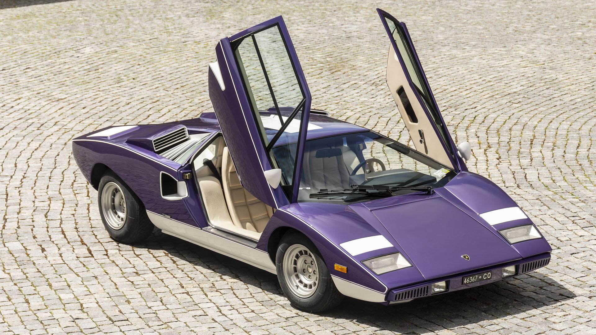 Viola Salchi, a rare color on the Countach LP400 - LamboCARS