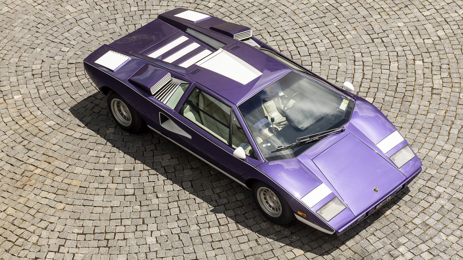 Viola Salchi, a rare color on the Countach LP400 - LamboCARS