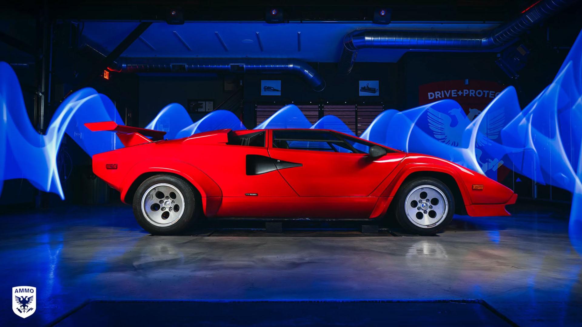 High-Resolution Lamborghini Countach Retro Photos