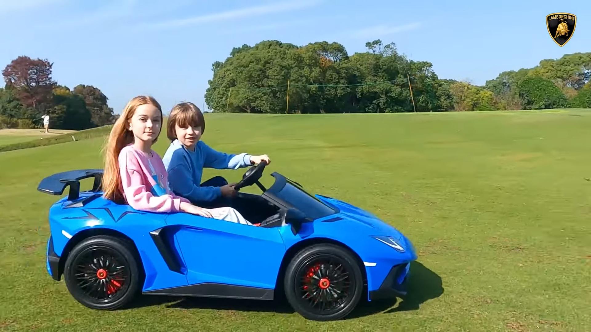 Lamborghini Aventador Tops 9MPH - Ride-on Car for Kids - LamboCARS