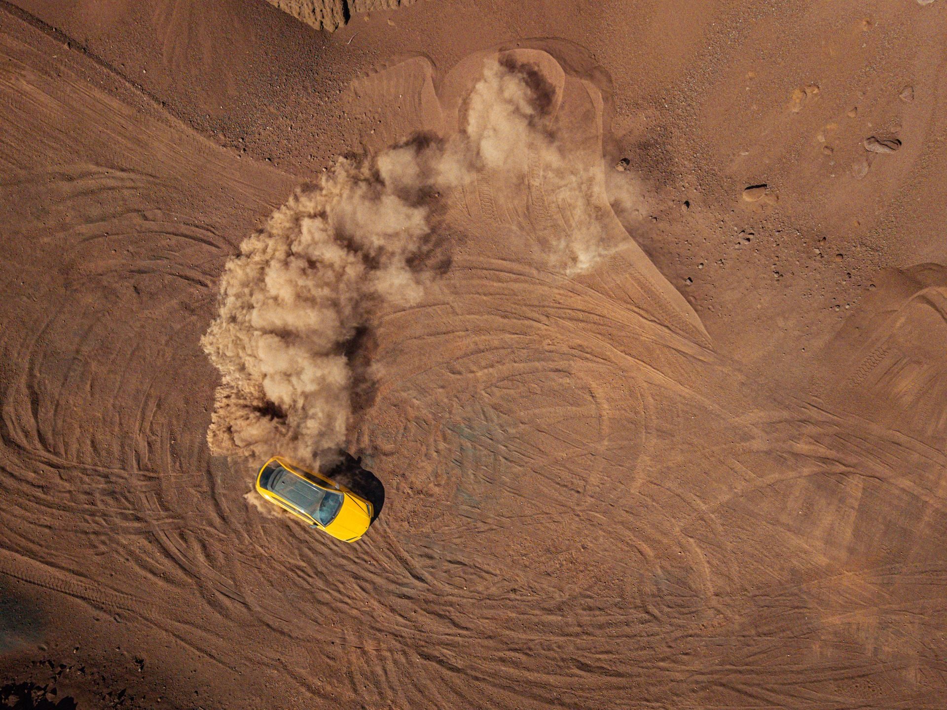 Lamborghini Urus SE Tackles Lanzarote Volcanic Terrain