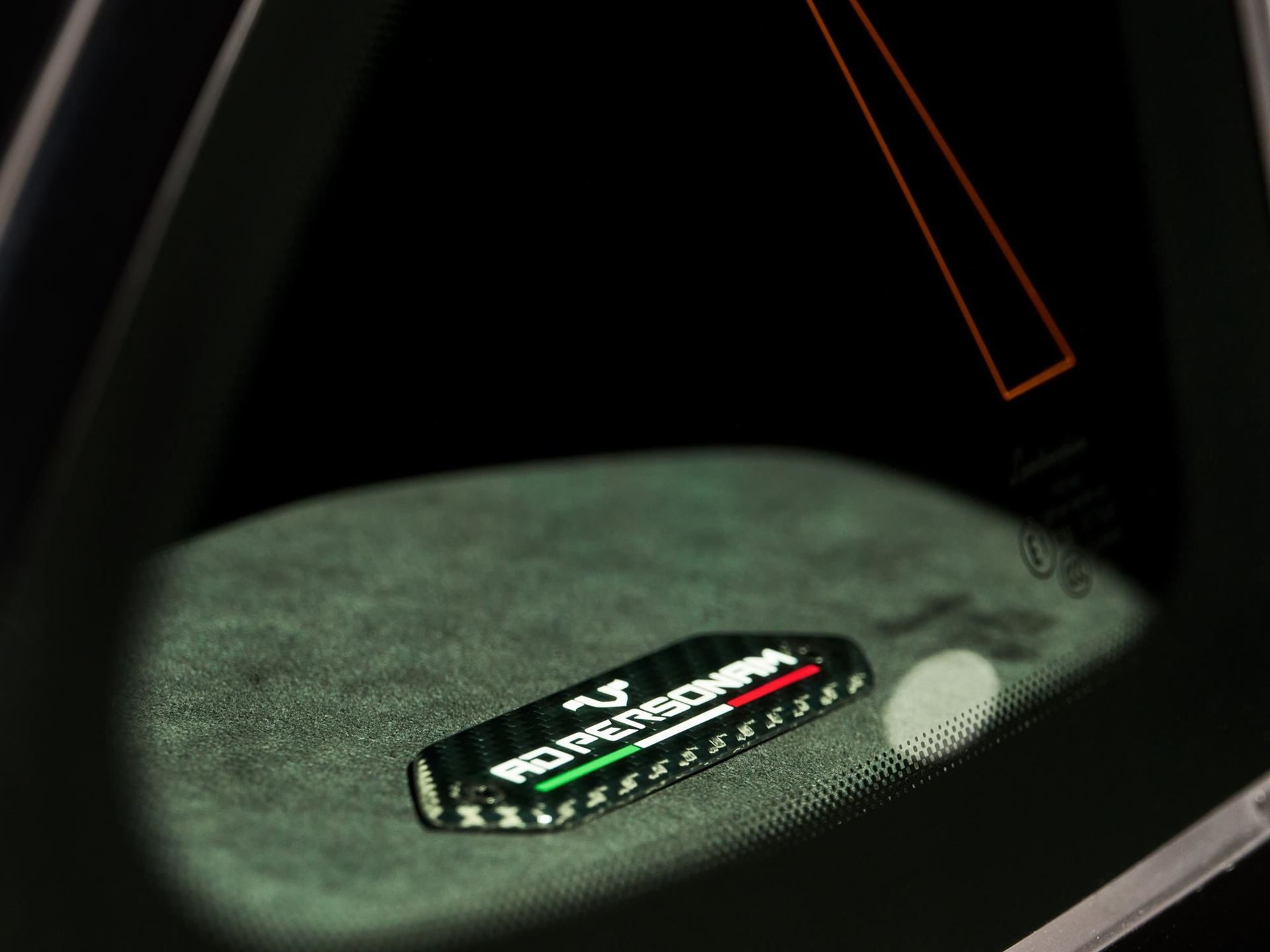 Lamborghini Urus SE Tettonero Capsule: 630-Unit Limited Edition